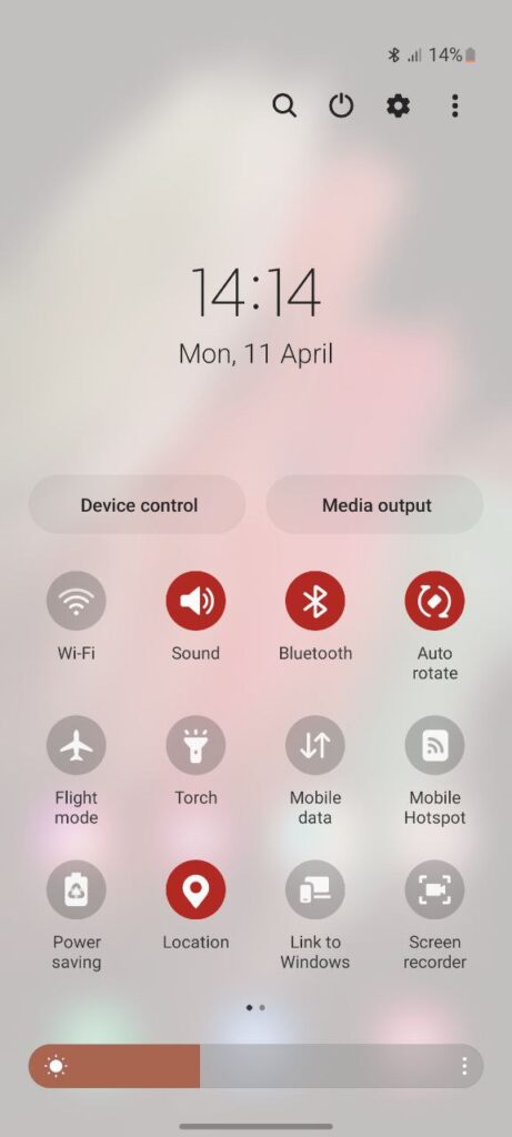 One UI 4.1 vs OxygenOS 12: Quick Settings & Notification Panel
