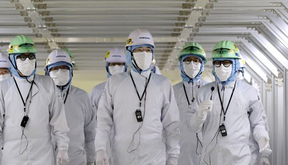 Lee visits Samsung's QD OLED display production line - Sammy Fans