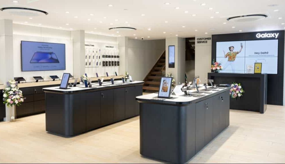 New Samsung Experience Store is the largest in South Delhi, India ...
